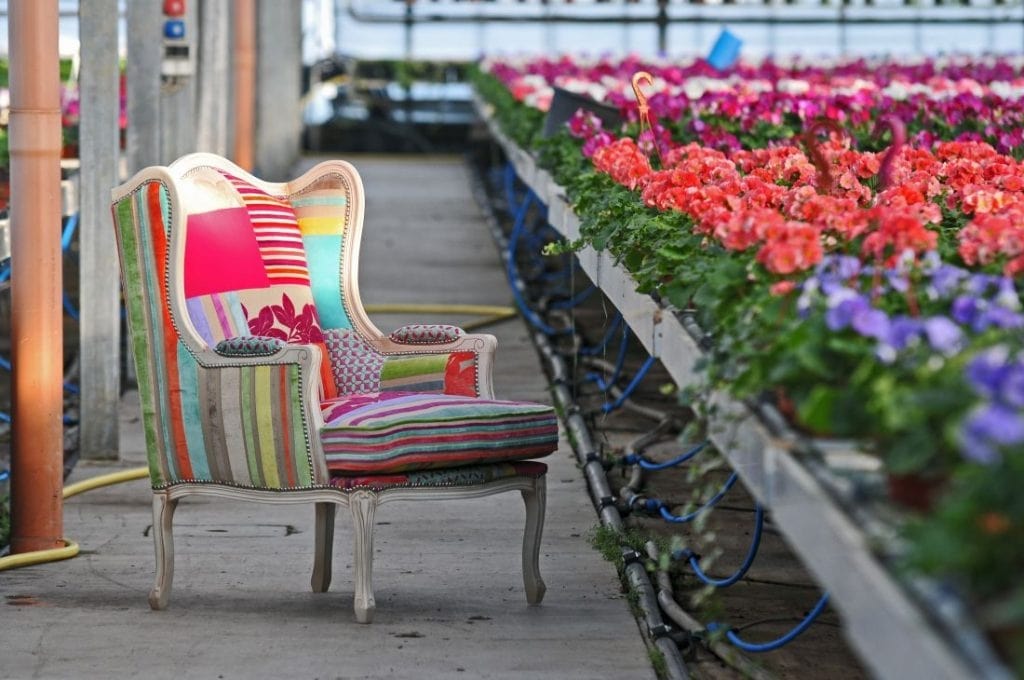 Sessel im klassischen Design mit Patchwork-Bezug | IDFdesign